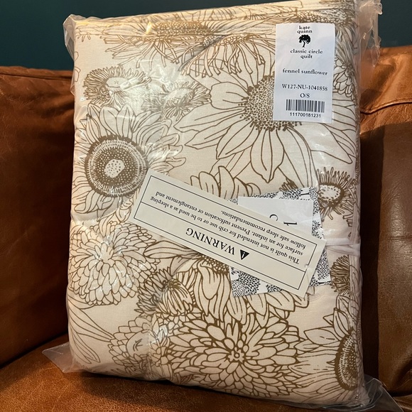 kate quinn | Other | Nwt Kate Quinn Fennel Sunflower Classic Circle ...